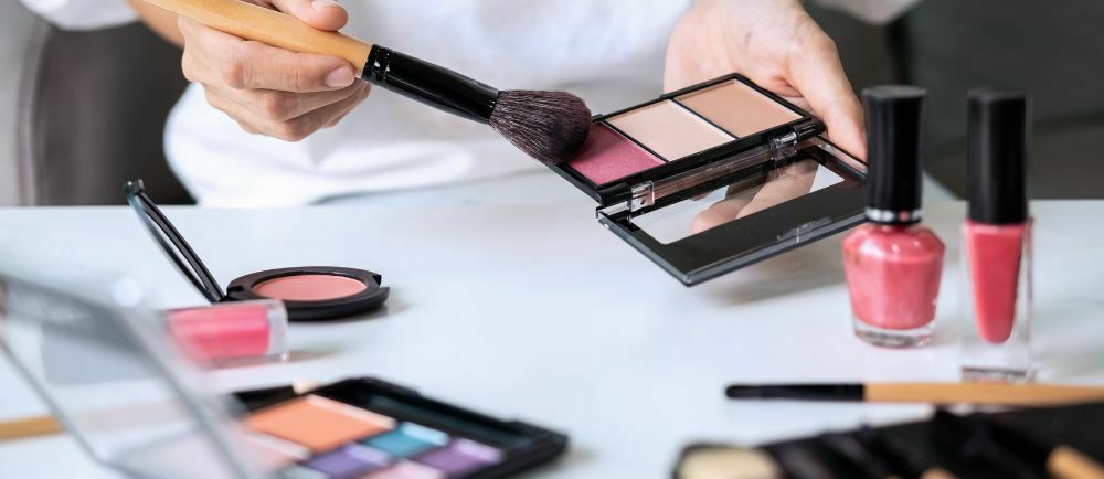 Makeup Hacks for Long-Lasting Looks: Tips for Enduring Beauty